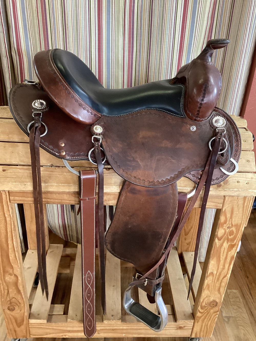 15" Cashel Trail Saddle Lat, Off Bill, SS Flk Bill – Rusty Spur Saddle Shop